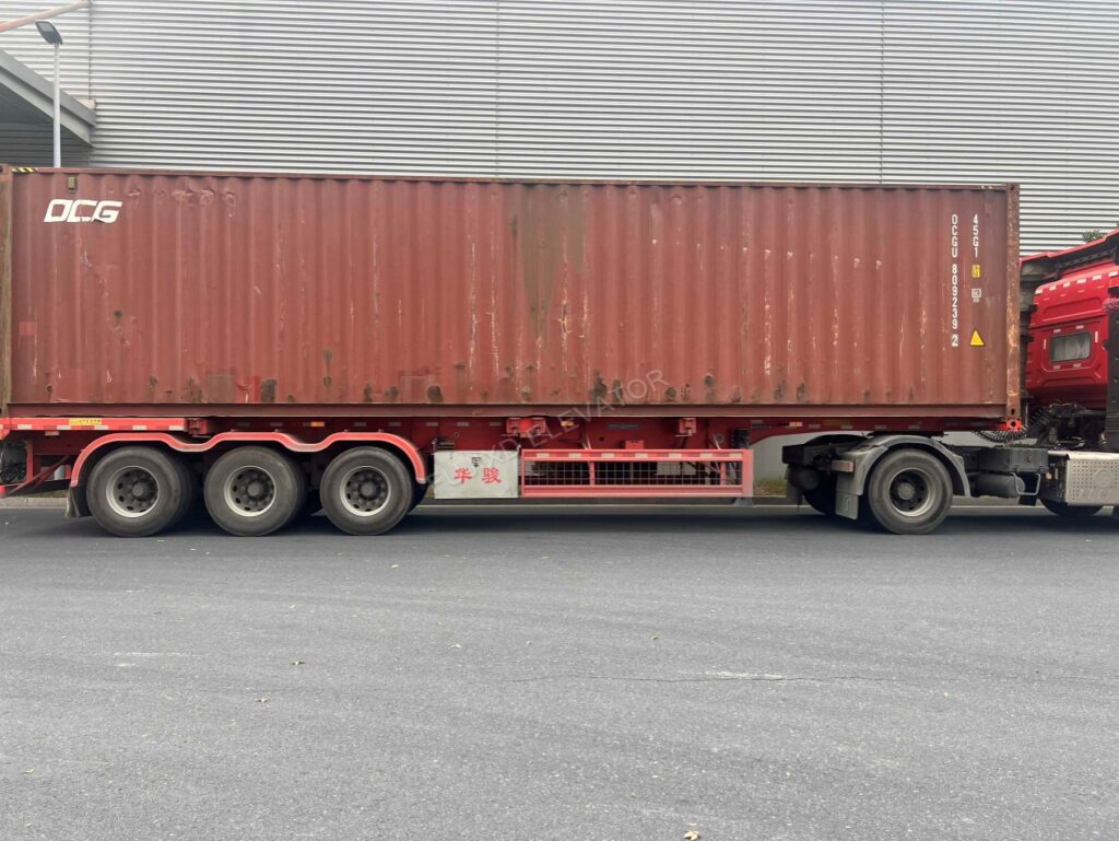 December 2, 2025, FUJIXD Elevator Container Loading